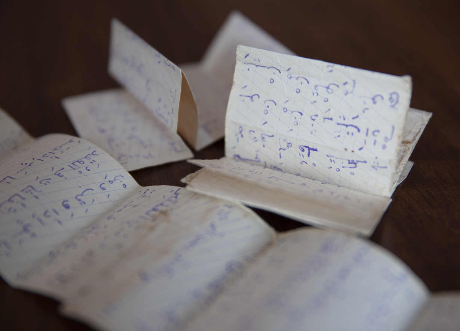 Dovana VU bibliotekai – popieriaus ritiniai su maldomis (dalavarai)